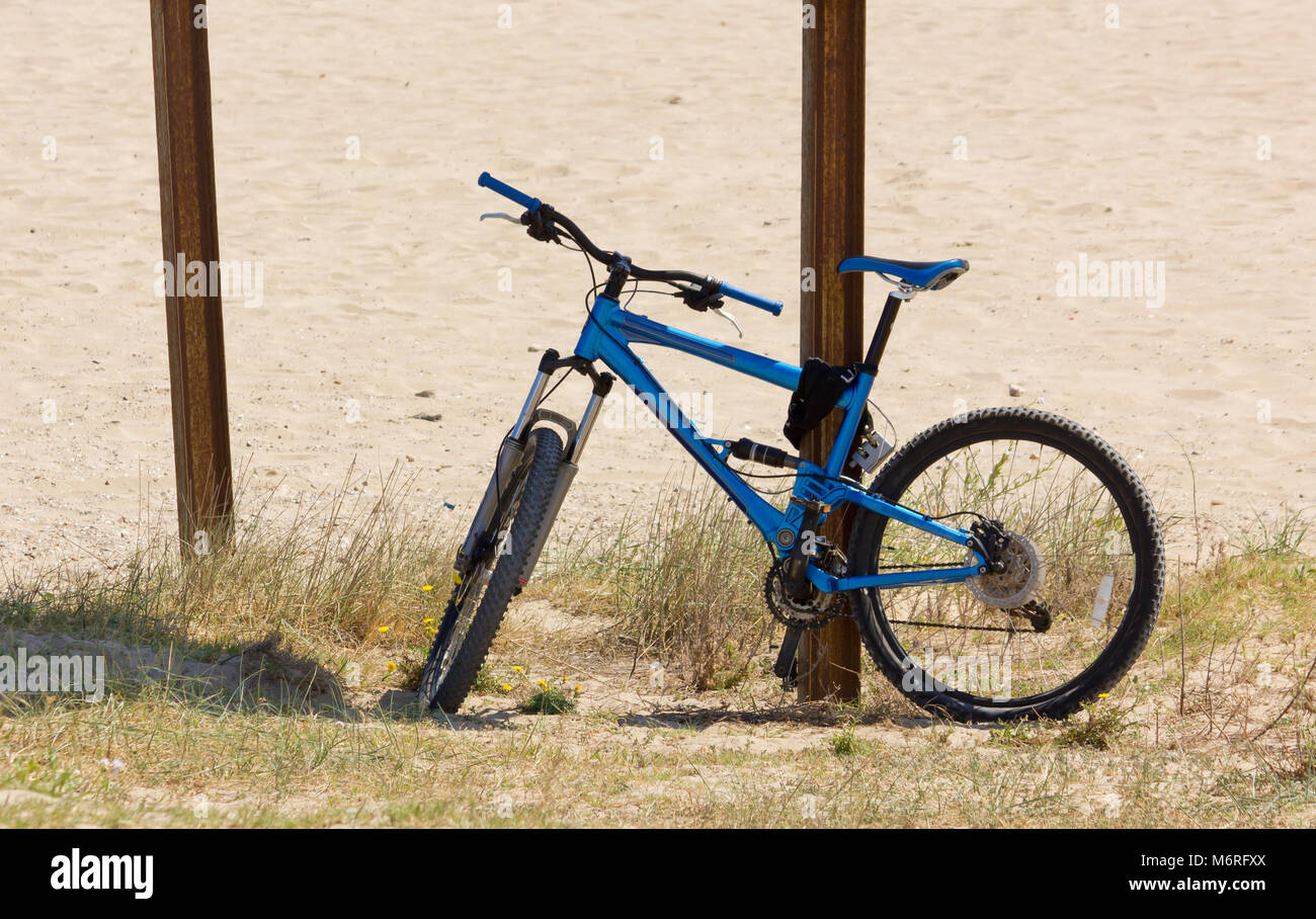 Blue mountain bike hi-res stock photography and images - Alamy