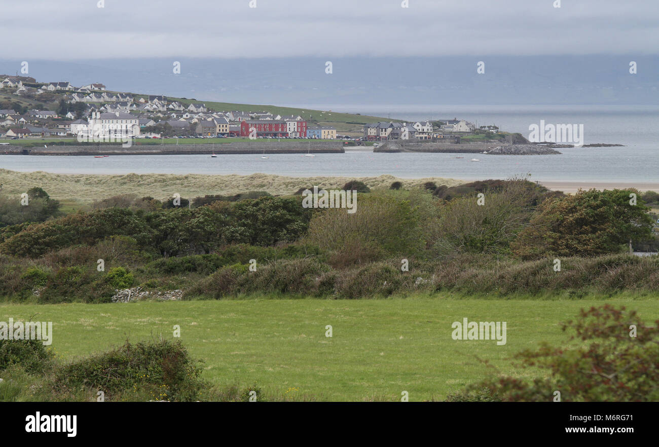 Coastal village in Ireland, the harbour and village of Mullaghmore ...