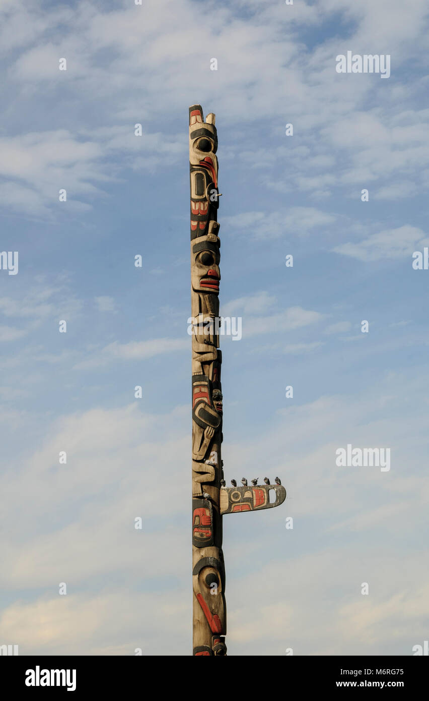 Totem pole washington hi-res stock photography and images - Alamy