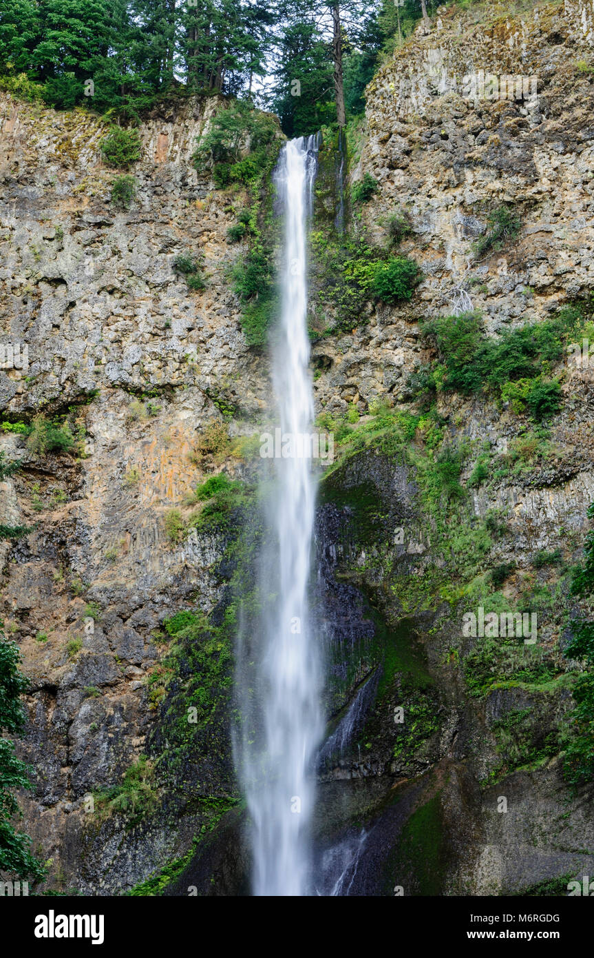 Oregon. Multnomah Falls along the Historic Columbia River Highway. It ...