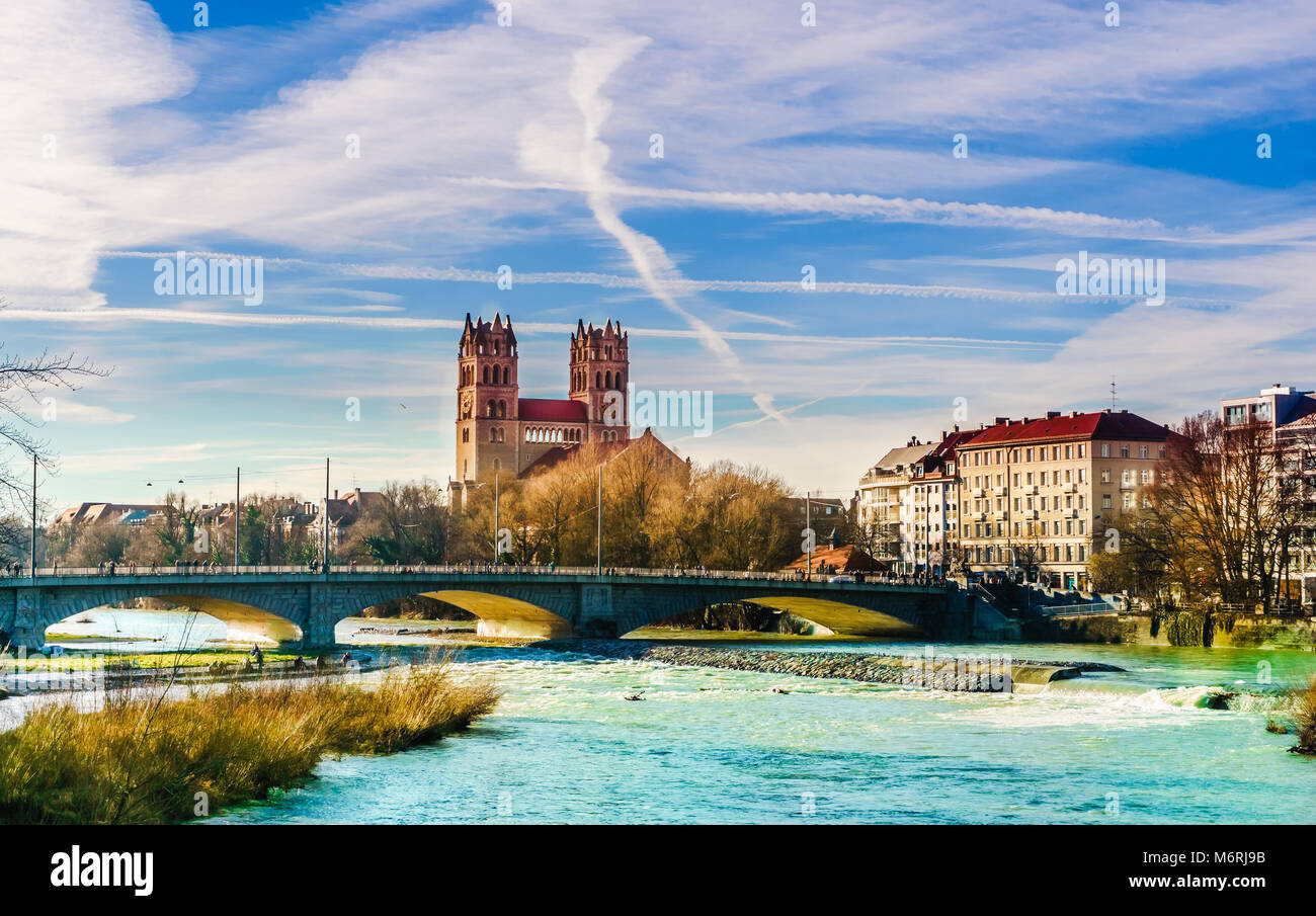 Winter landscape by St. Maximilian church and Isar in Munich Stock ...