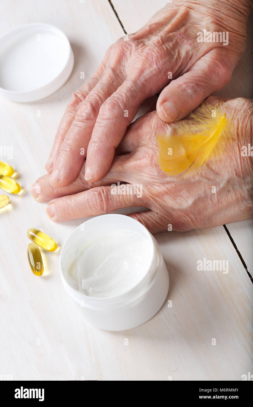 Hands of a senior woman in her 80s Stock Photo - Alamy