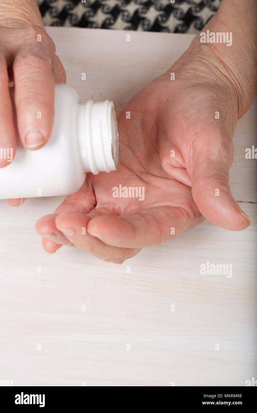 Hands of a senior woman in her 80s Stock Photo - Alamy