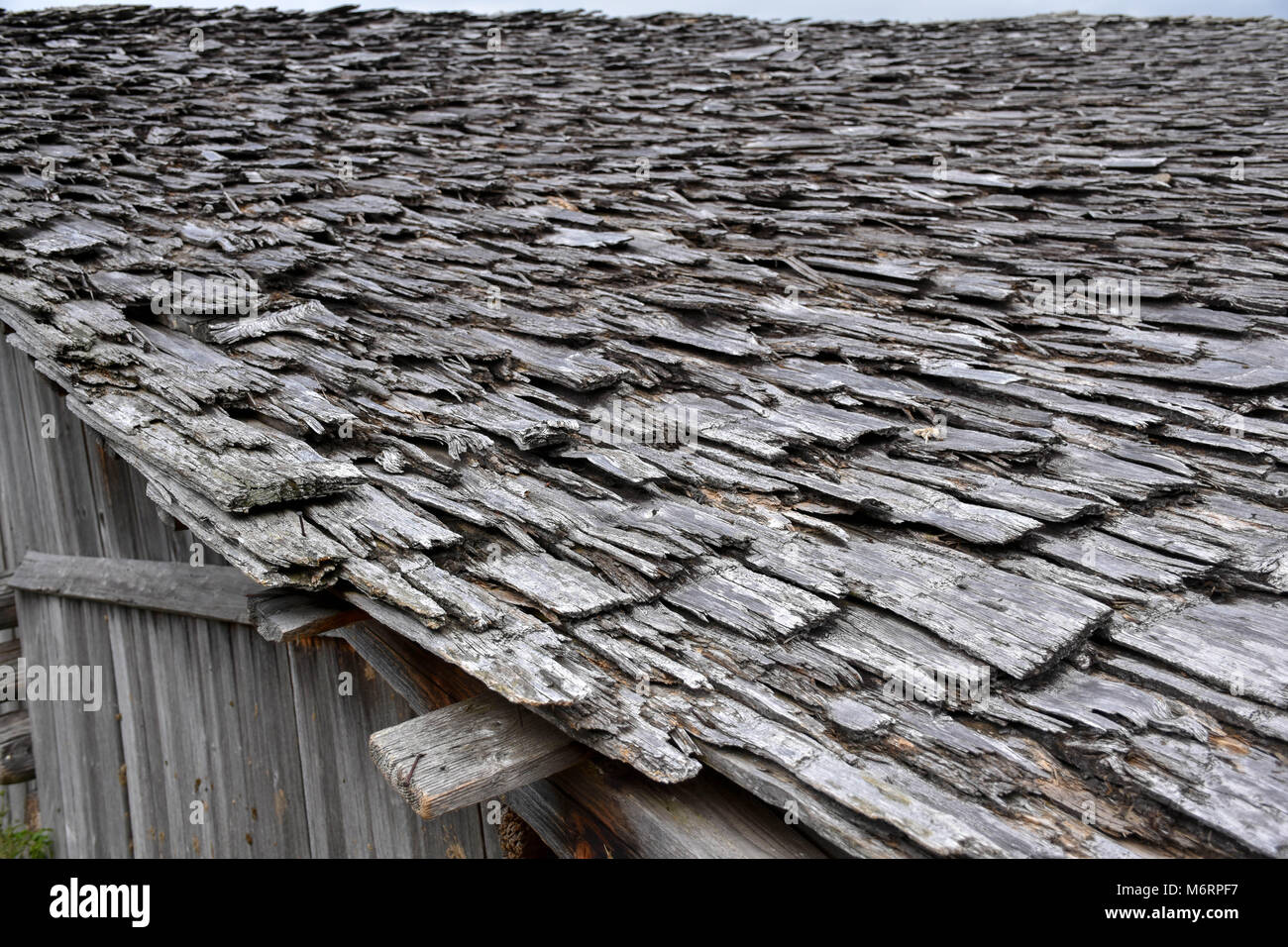 Weathered shingles hi-res stock photography and images - Alamy