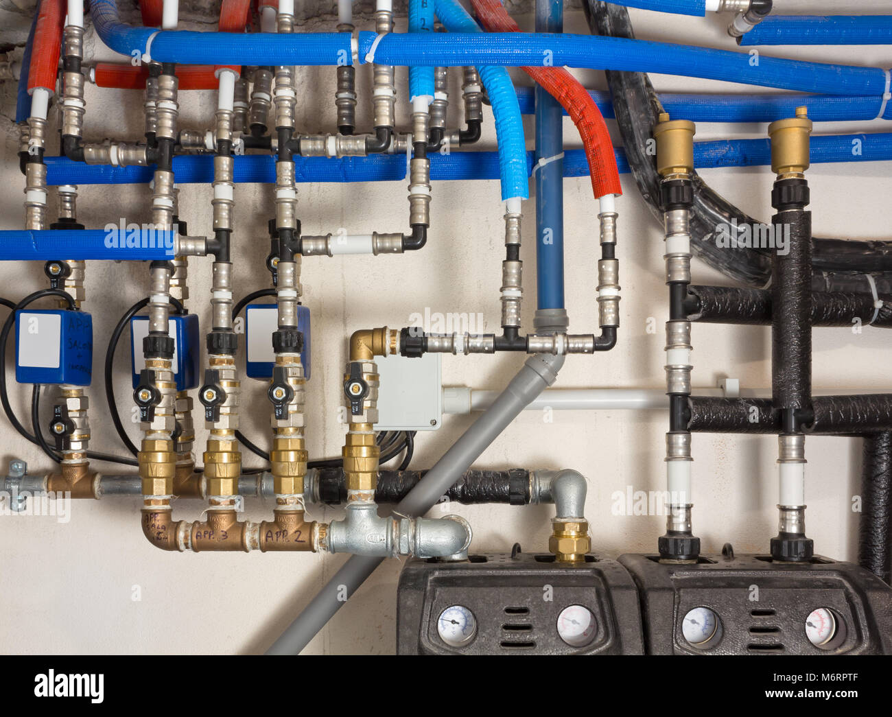 Joint in plastic water pipe hi-res stock photography and images - Alamy