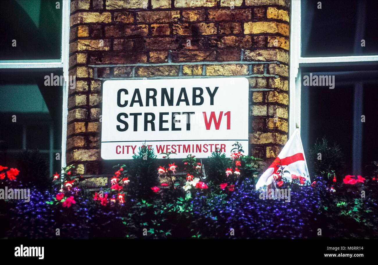 Carnaby Street sign in central London Stock Photo - Alamy