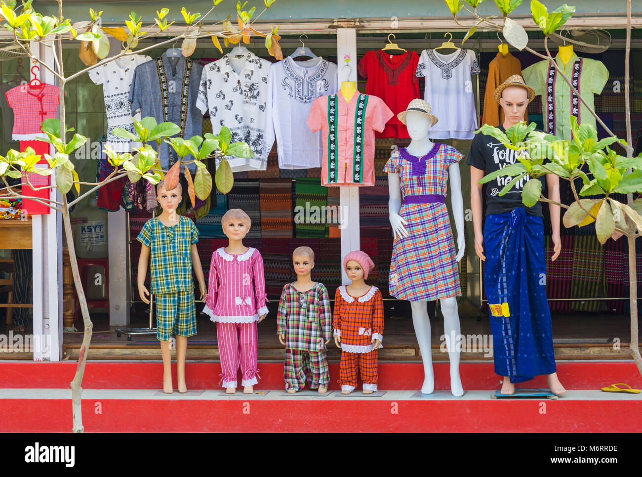Female mannequins sizes hi-res stock photography and images - Alamy