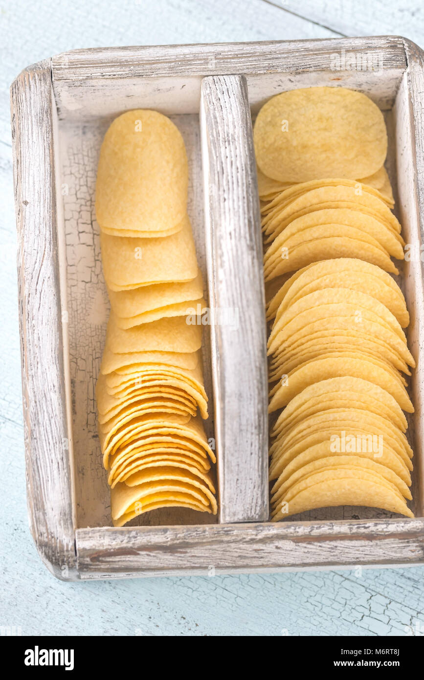 Potato chips in the wooden box Stock Photo - Alamy