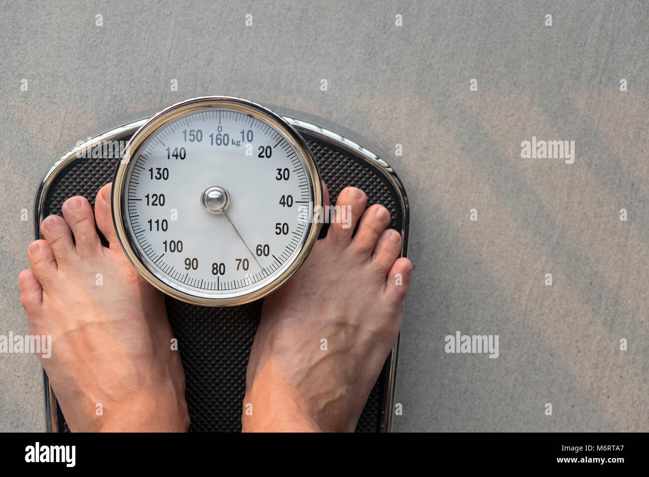 Feet measurement hi-res stock photography and images - Alamy