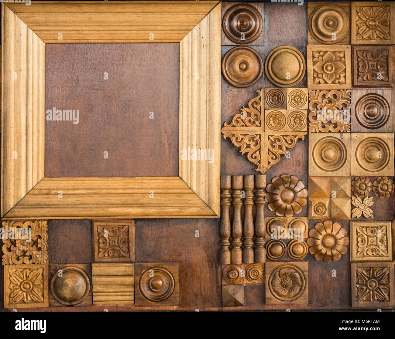 Ornate woodcarving hi-res stock photography and images - Alamy