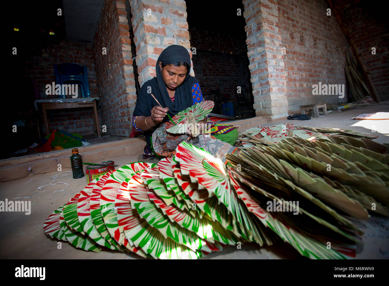 Palmyrah fan (Taal pata’r Pakha Stock Photo - Alamy