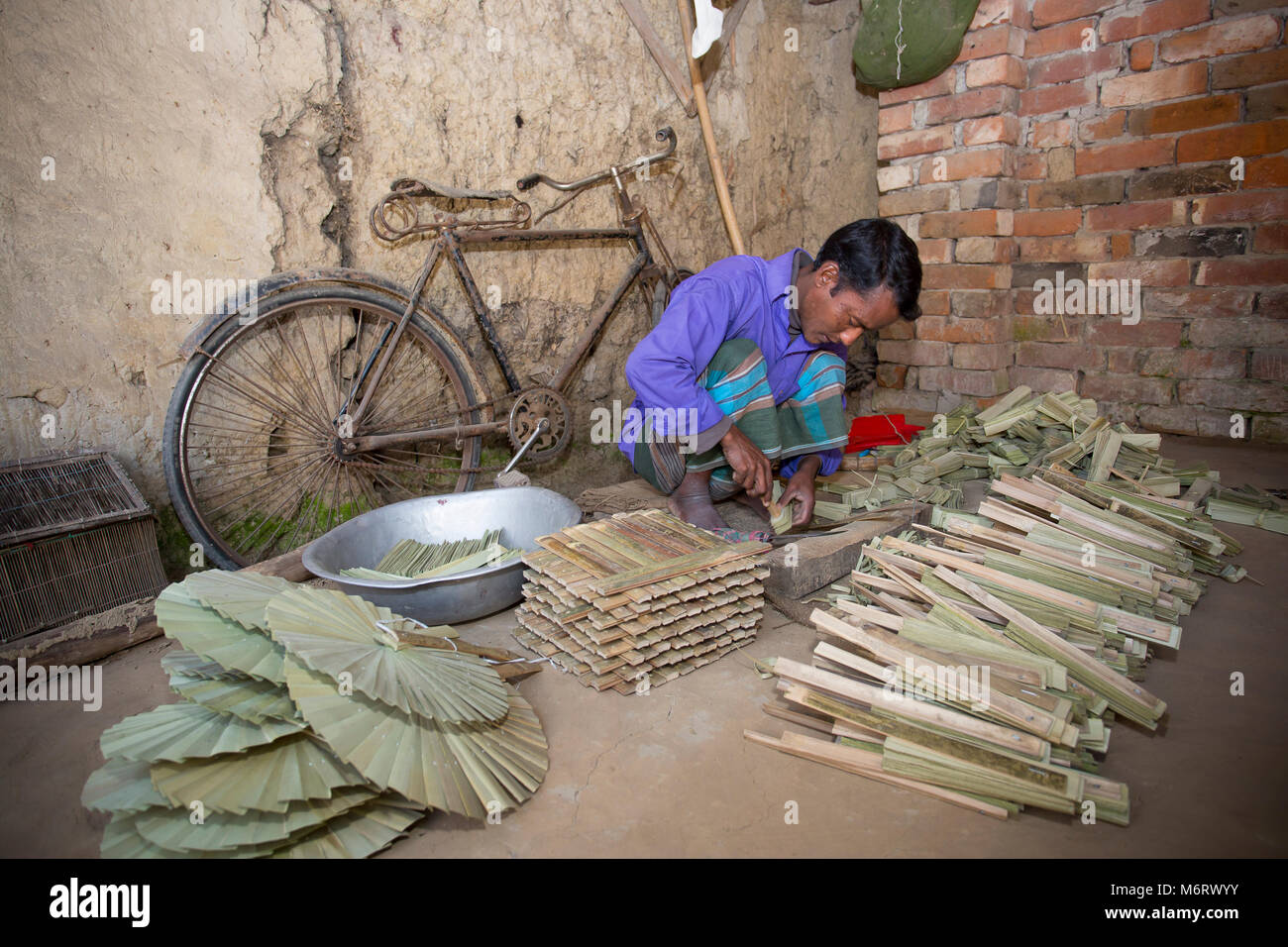 Palmyrah fan (Taal pata’r Pakha Stock Photo - Alamy