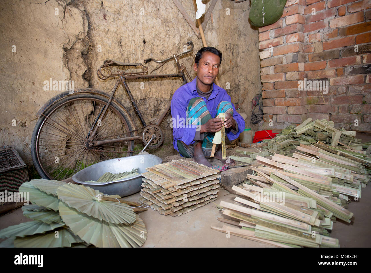 Palmyrah fan (Taal pata’r Pakha Stock Photo - Alamy