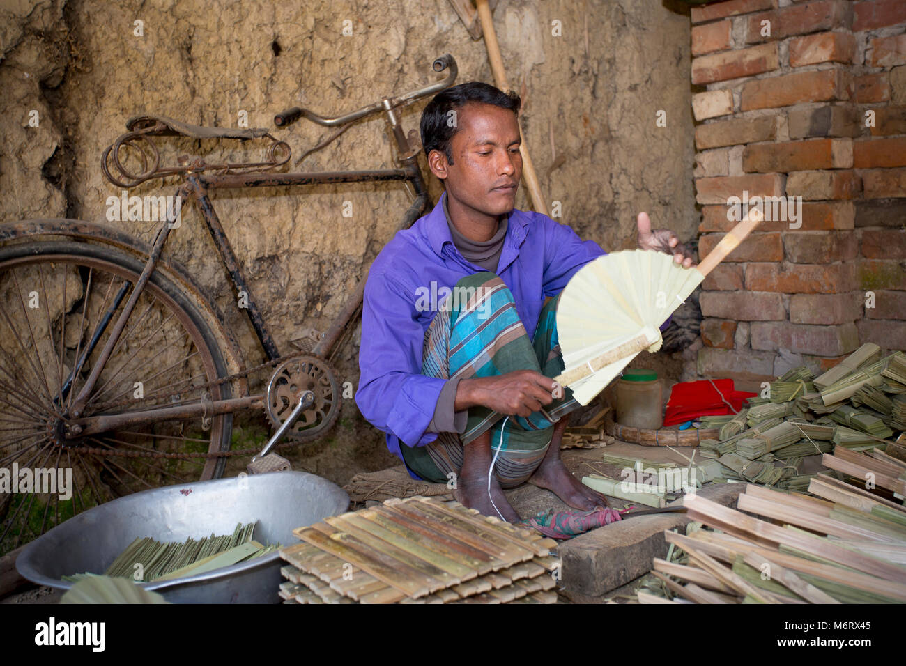 Palmyrah fan (Taal pata’r Pakha Stock Photo - Alamy