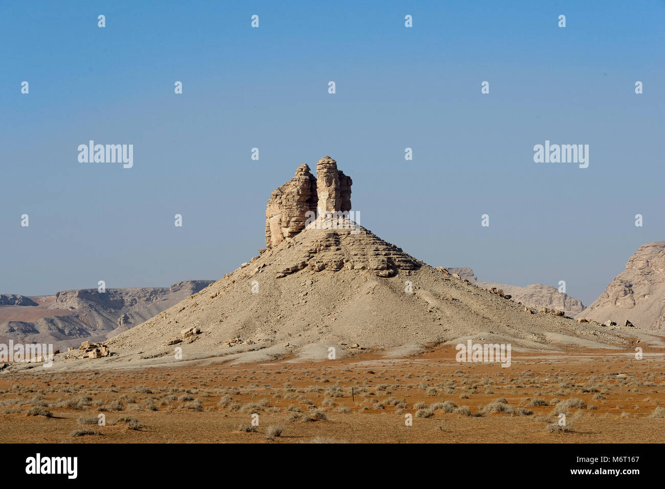 Saudi arabia desert hi-res stock photography and images - Alamy