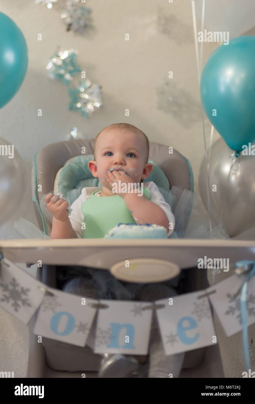 Child eating messy cake hi-res stock photography and images - Alamy