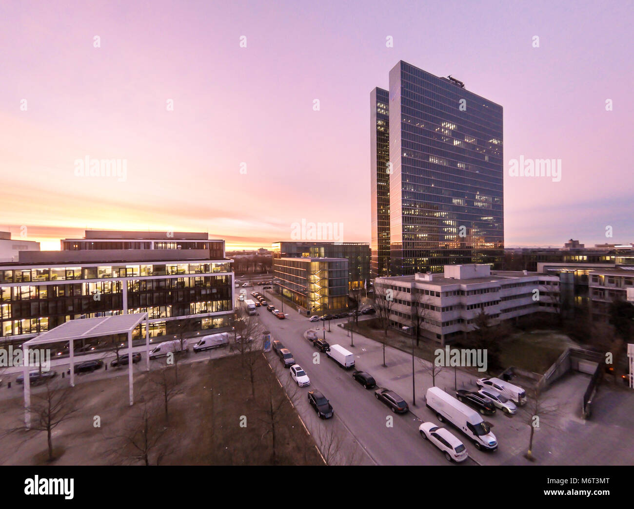 High risebuildings hi-res stock photography and images - Alamy