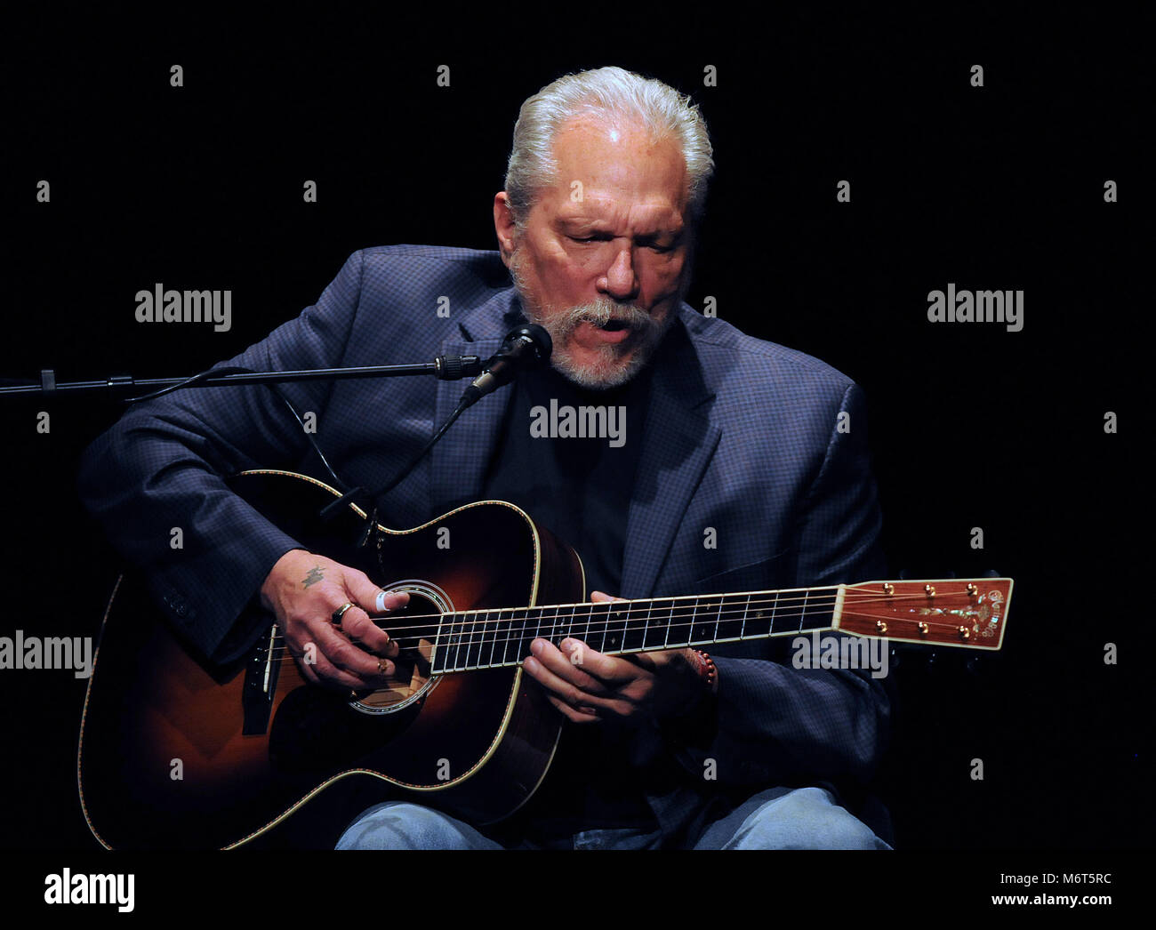 Jorma kaukonen hi-res stock photography and images - Alamy
