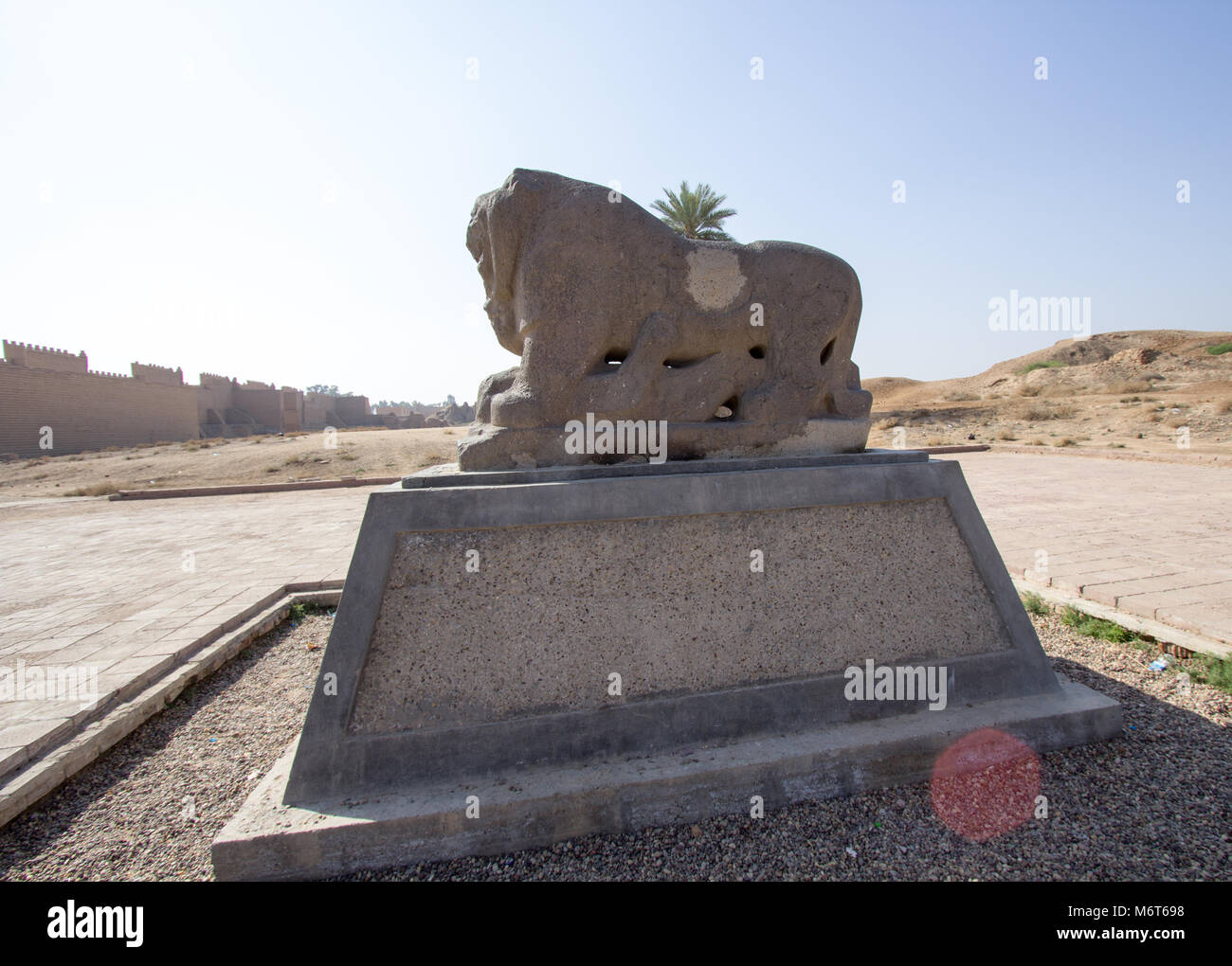 Picture of statue of the lion of Babylon in the ancient city of Babylon ...
