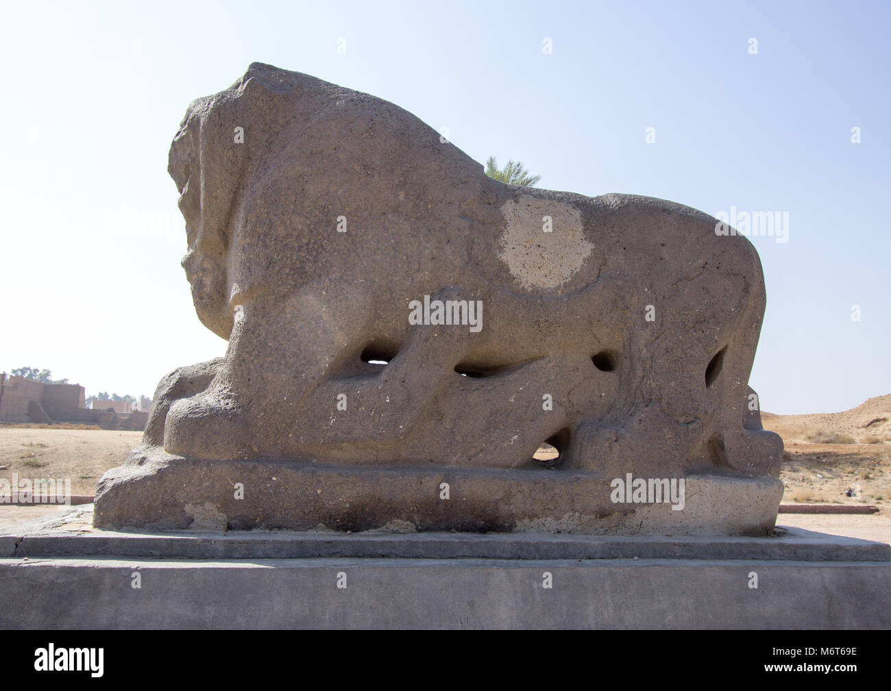 Picture of statue of the lion of Babylon in the ancient city of Babylon ...