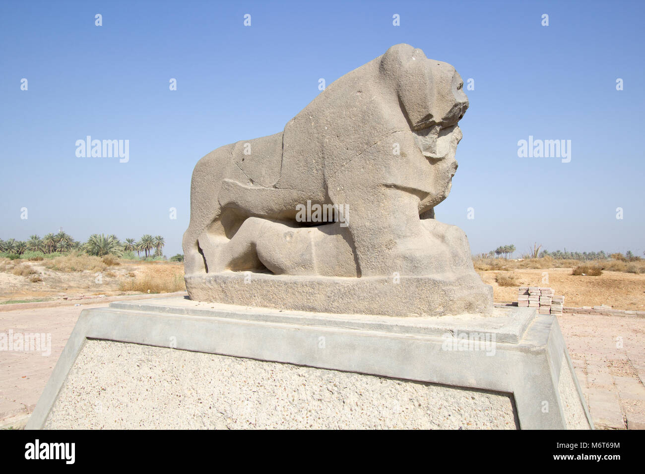 Picture of statue of the lion of Babylon in the ancient city of Babylon ...