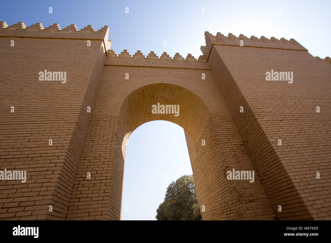 Picture of one of the gates of the ancient city of Babylon, its A huge ...