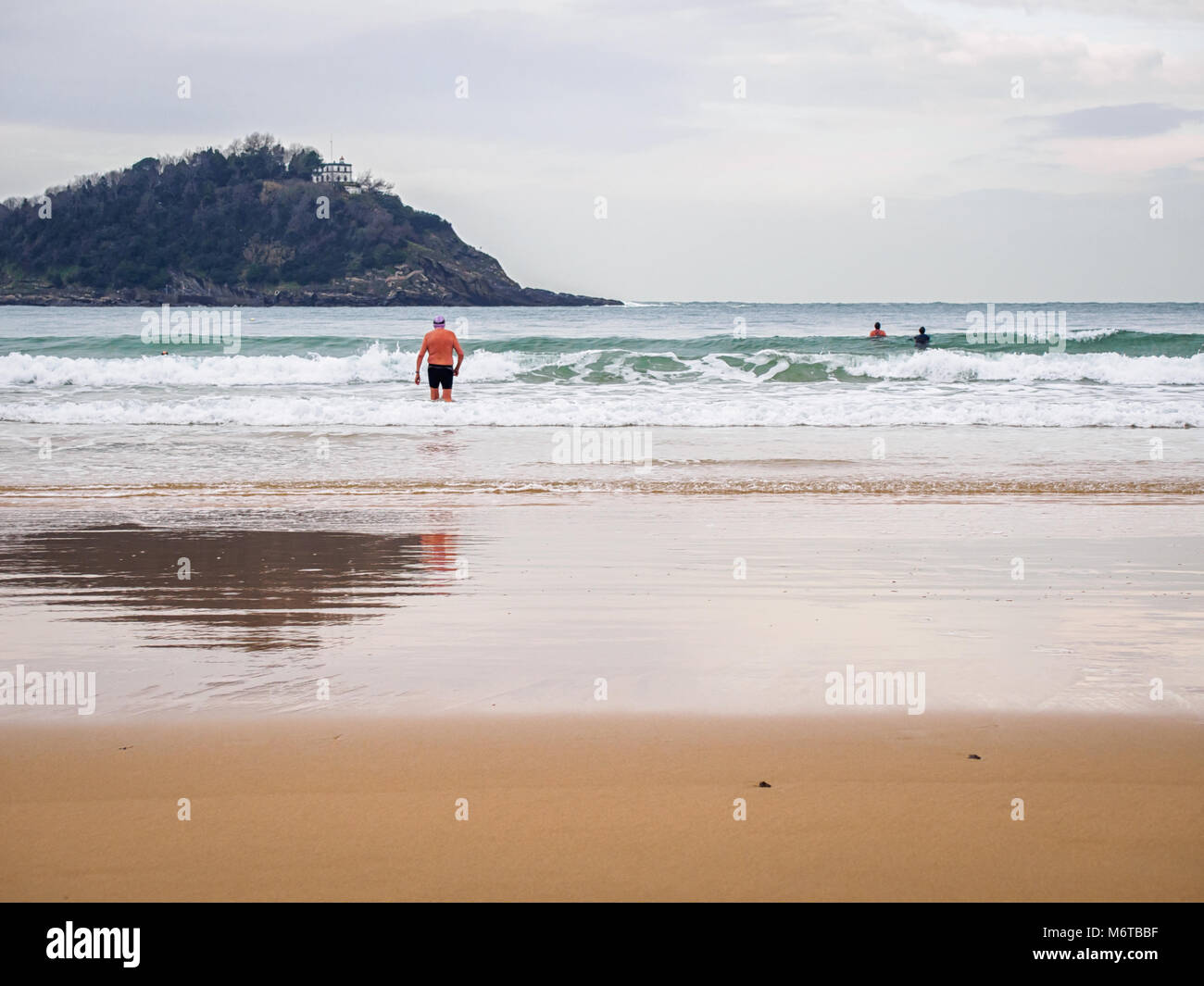 Spain la concha beach basque hi-res stock photography and images - Alamy