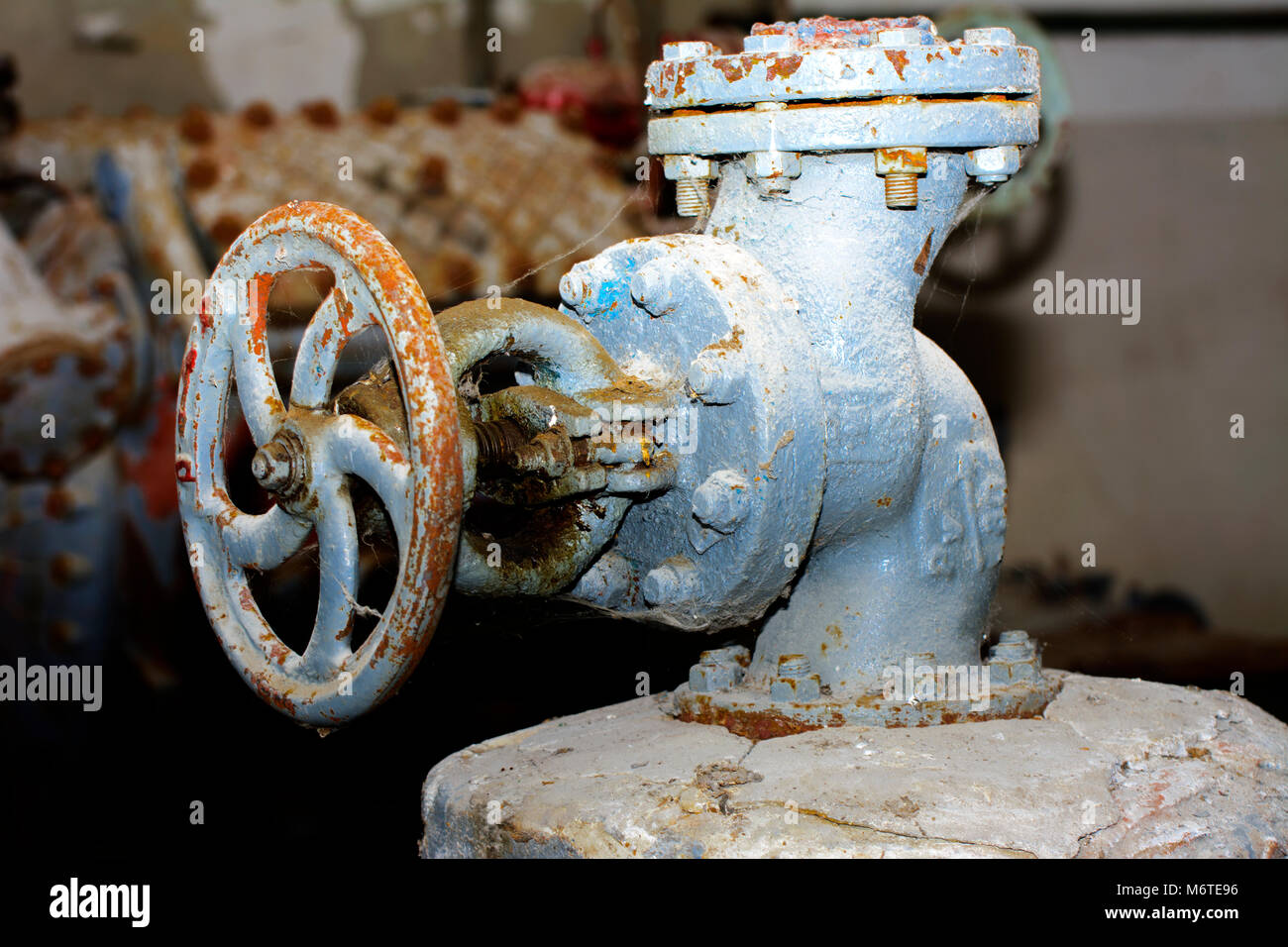 Vintage valves water close hi-res stock photography and images - Alamy