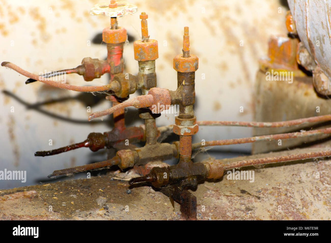 Vintage valves water close hi-res stock photography and images - Alamy