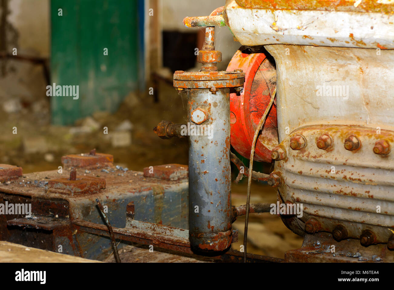 Broken factory machine hi-res stock photography and images - Alamy
