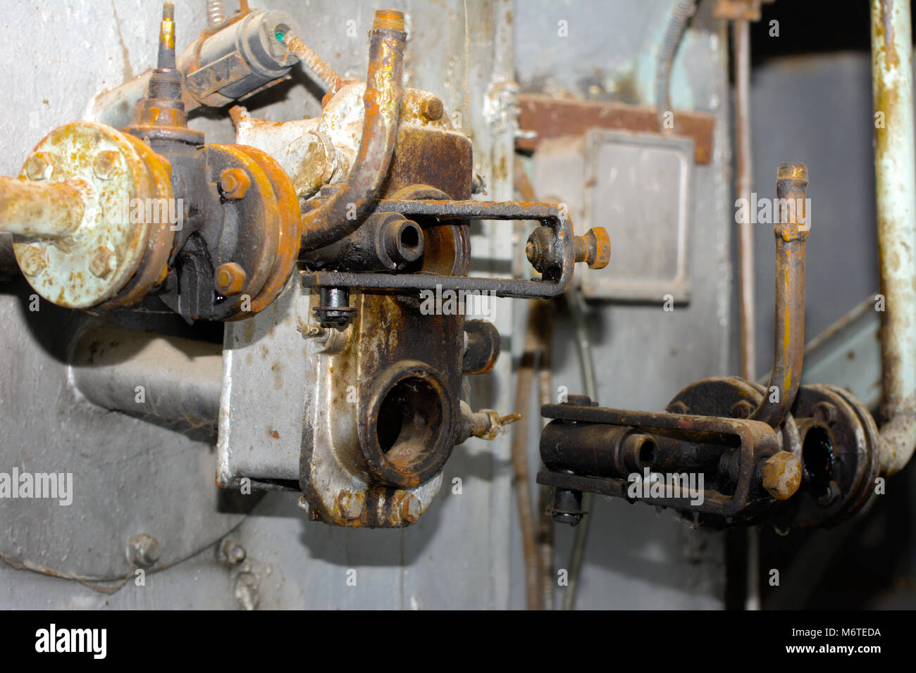 Vintage valves water close hi-res stock photography and images - Alamy
