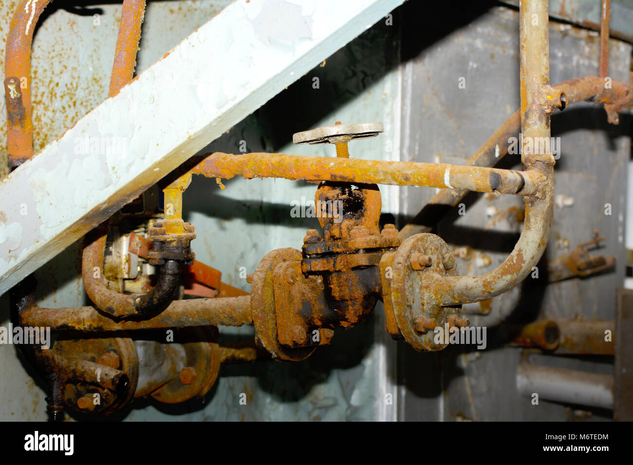 Vintage valves water close hi-res stock photography and images - Alamy