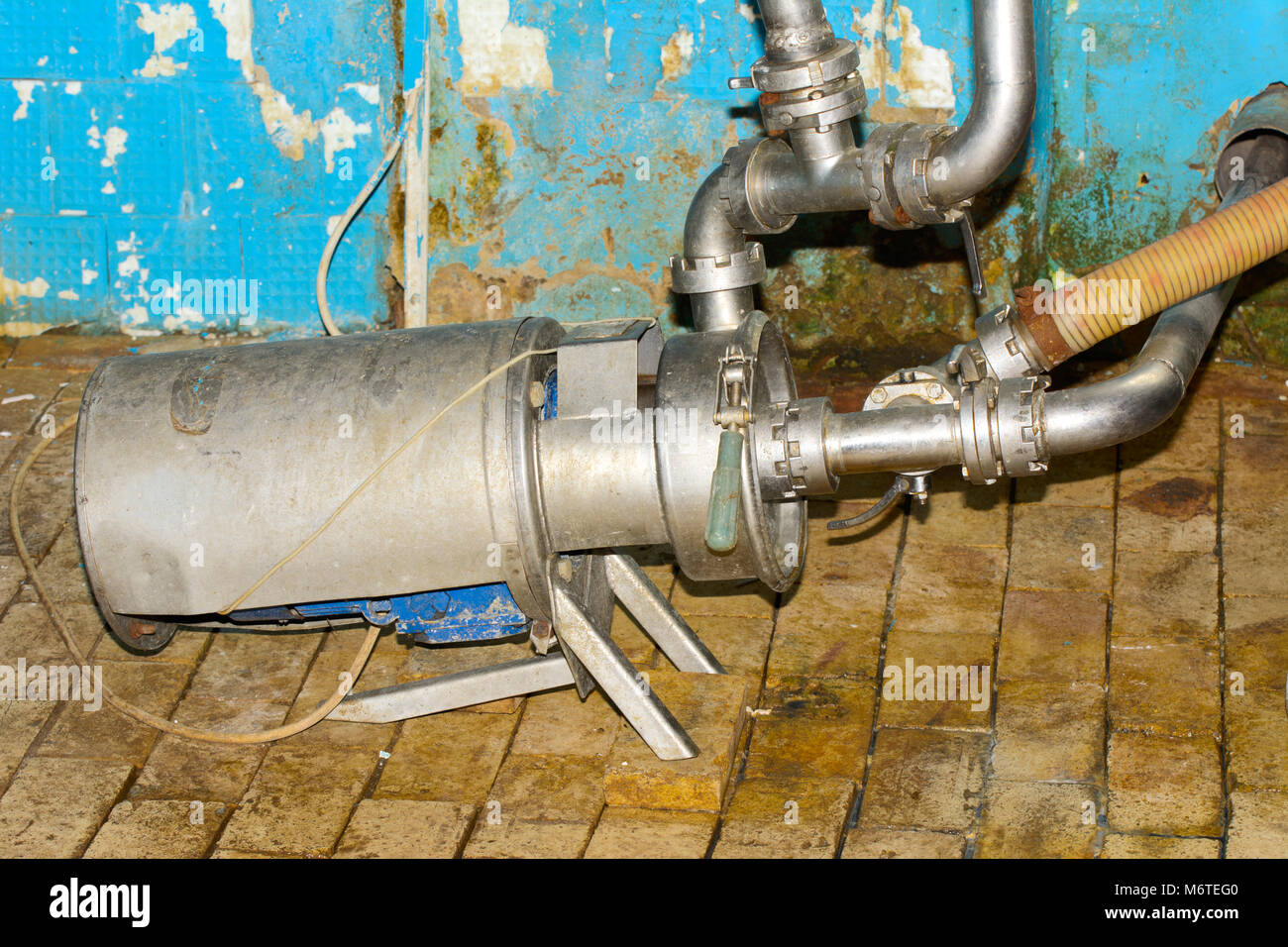 Destroyed water pumps hi-res stock photography and images - Alamy