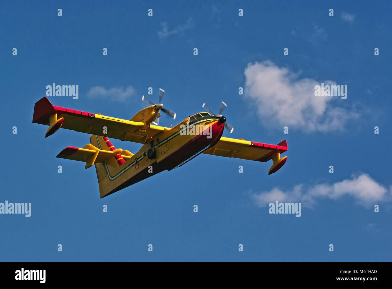Amphibious aircraft hi-res stock photography and images - Alamy