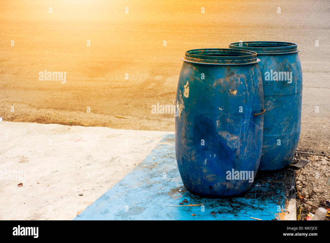 Blue recycle hi-res stock photography and images - Alamy