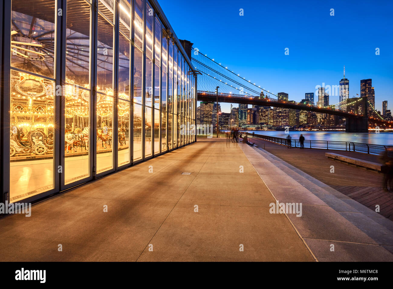 Promenade on dumbo park new hi-res stock photography and images - Alamy