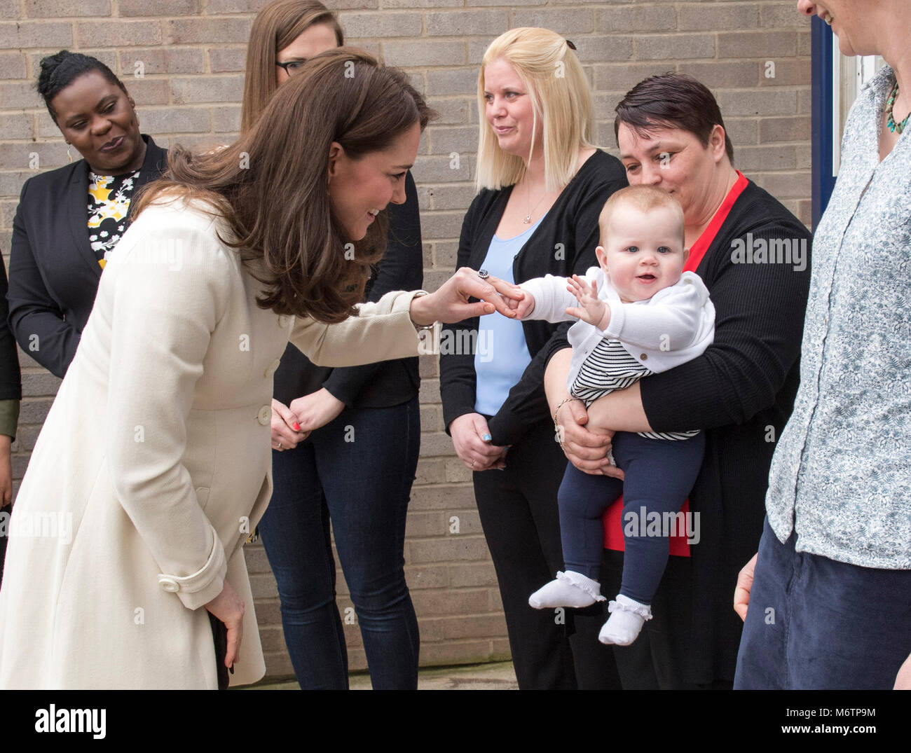 The Duchess of Cambridge interacts with Diane Leach and her daughter ...