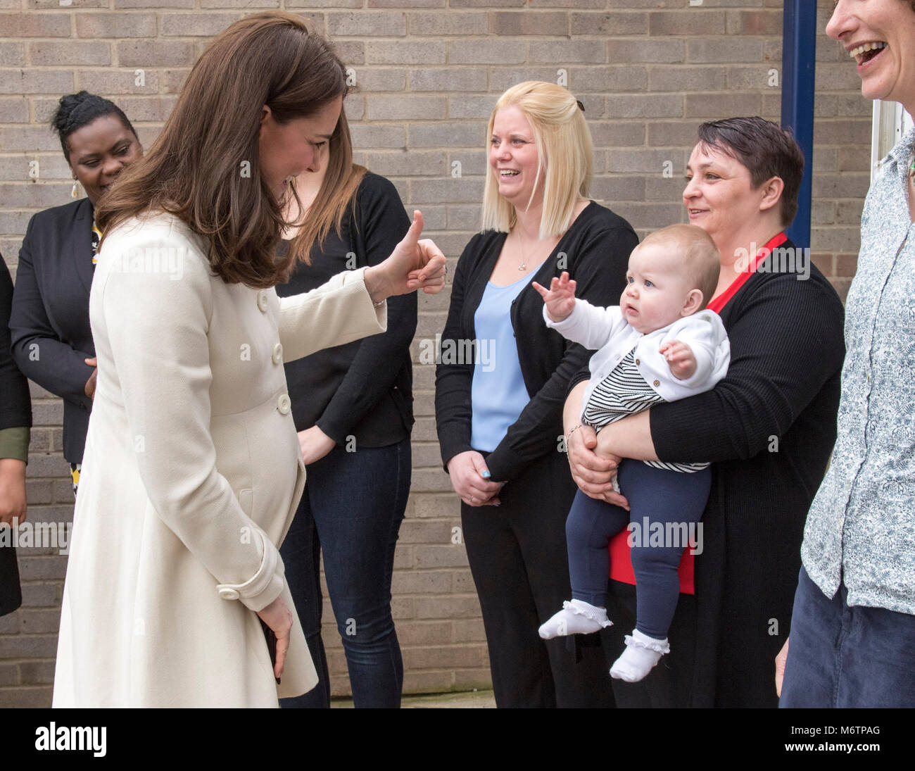 The Duchess of Cambridge interacts with Diane Leach and her daughter ...
