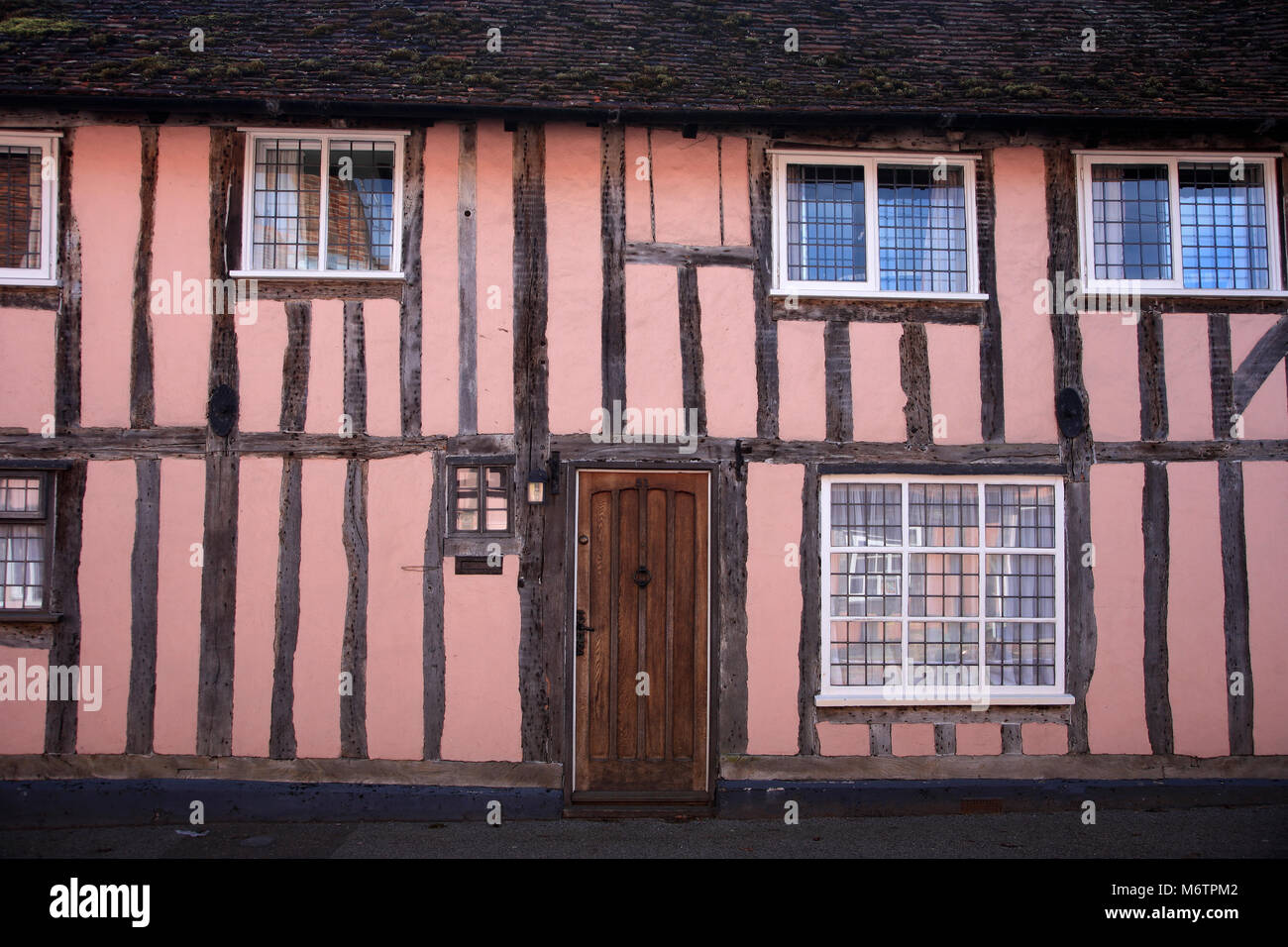 Colorful half timber framed thatched cottages, Lavenham village ...