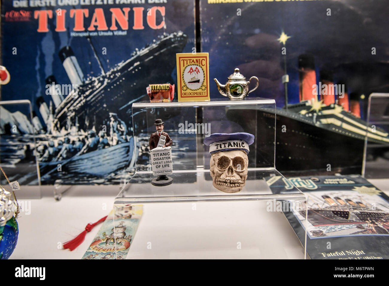 Titanic themed items hi-res stock photography and images - Alamy