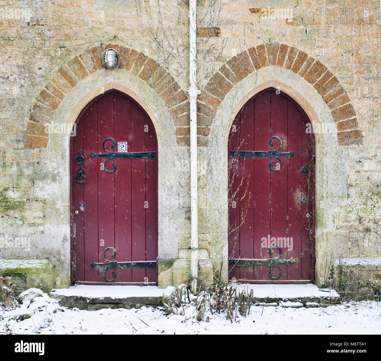 Cotswolds and doors hi-res stock photography and images - Alamy