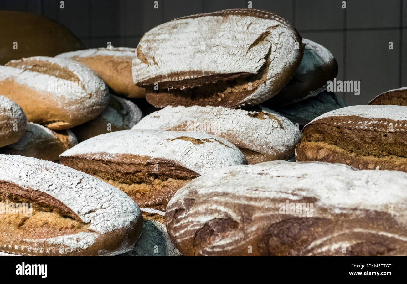 Supermarket bread counter hi-res stock photography and images - Alamy