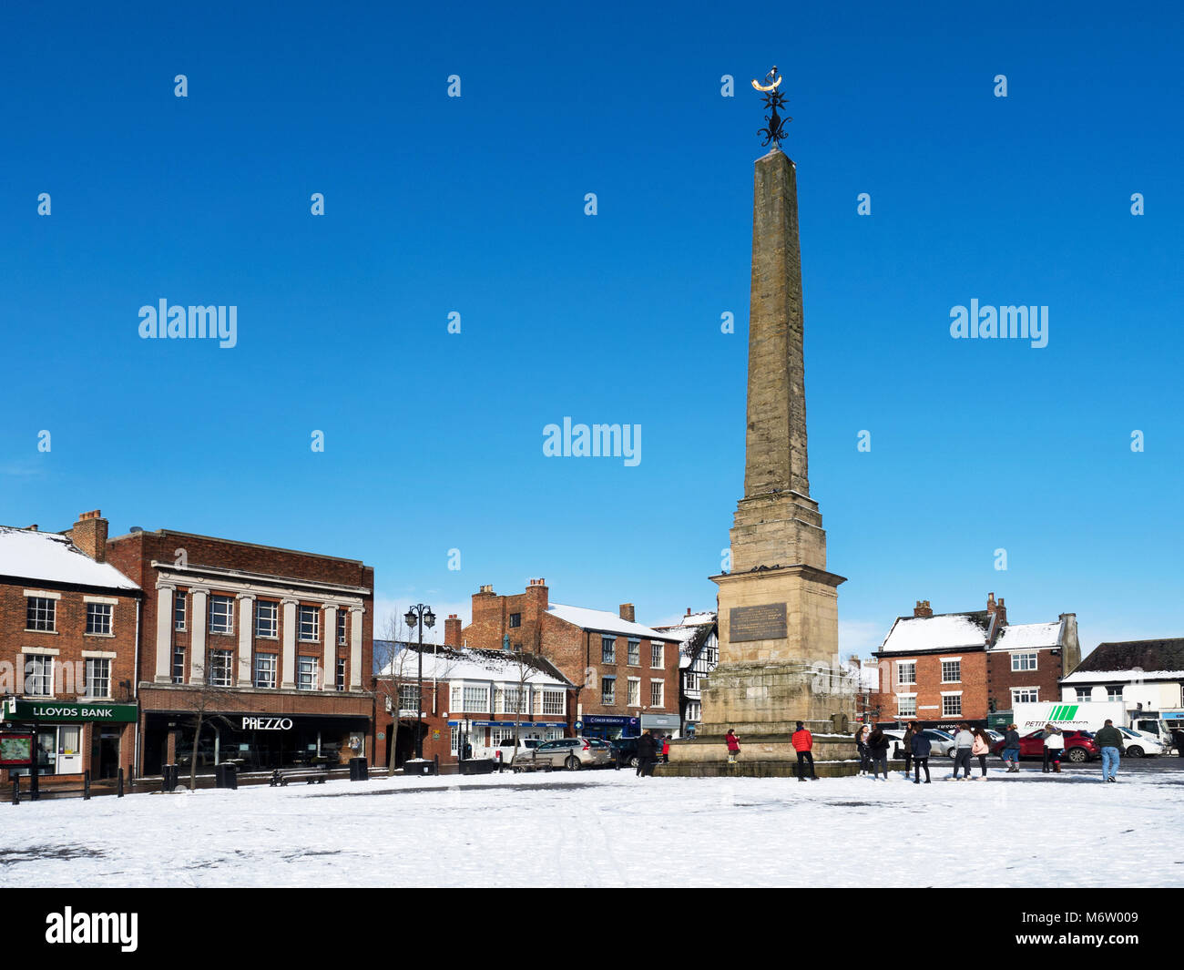 Ripon obelisk snow hi-res stock photography and images - Alamy