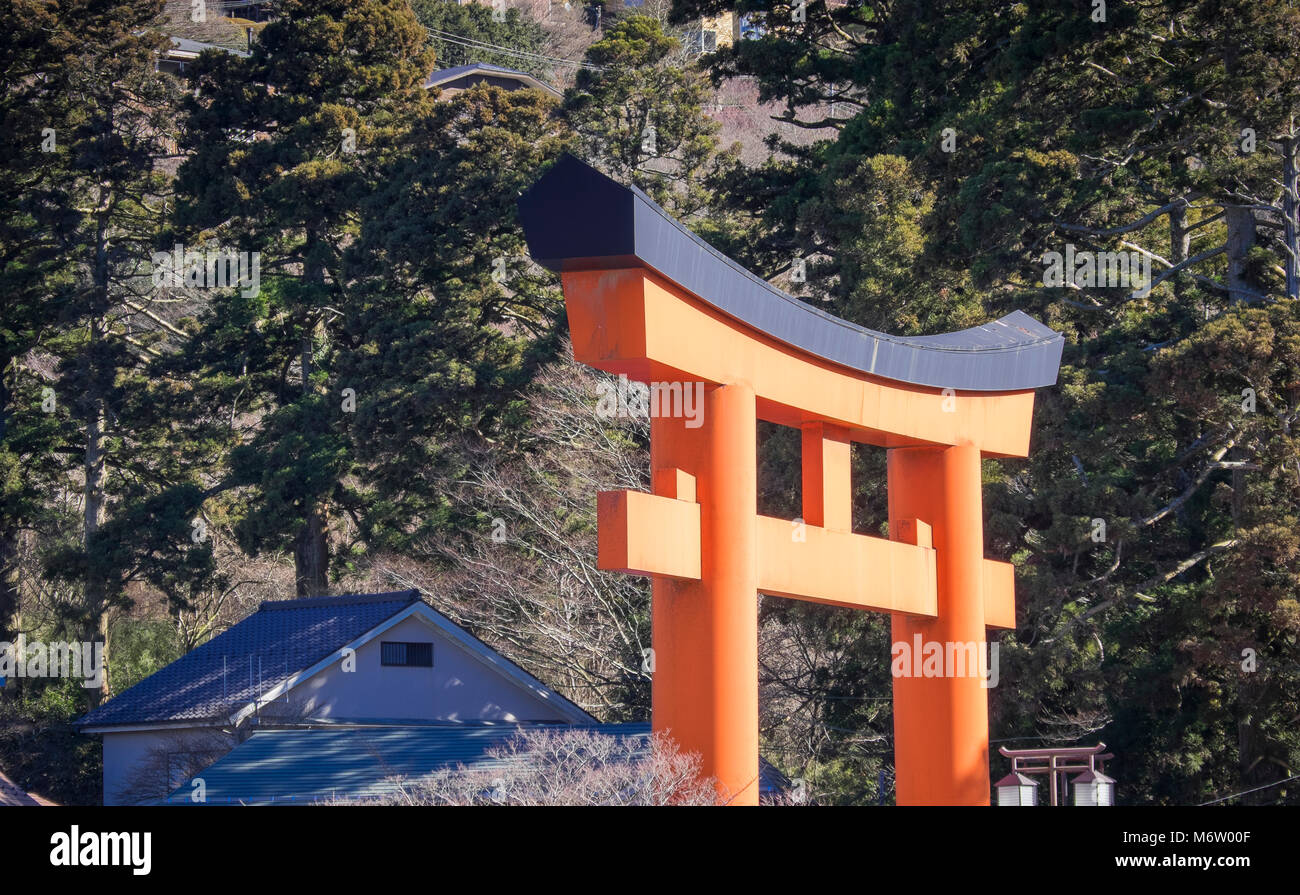 tori gate at lake ashi,hakone ,japan Stock Photo - Alamy