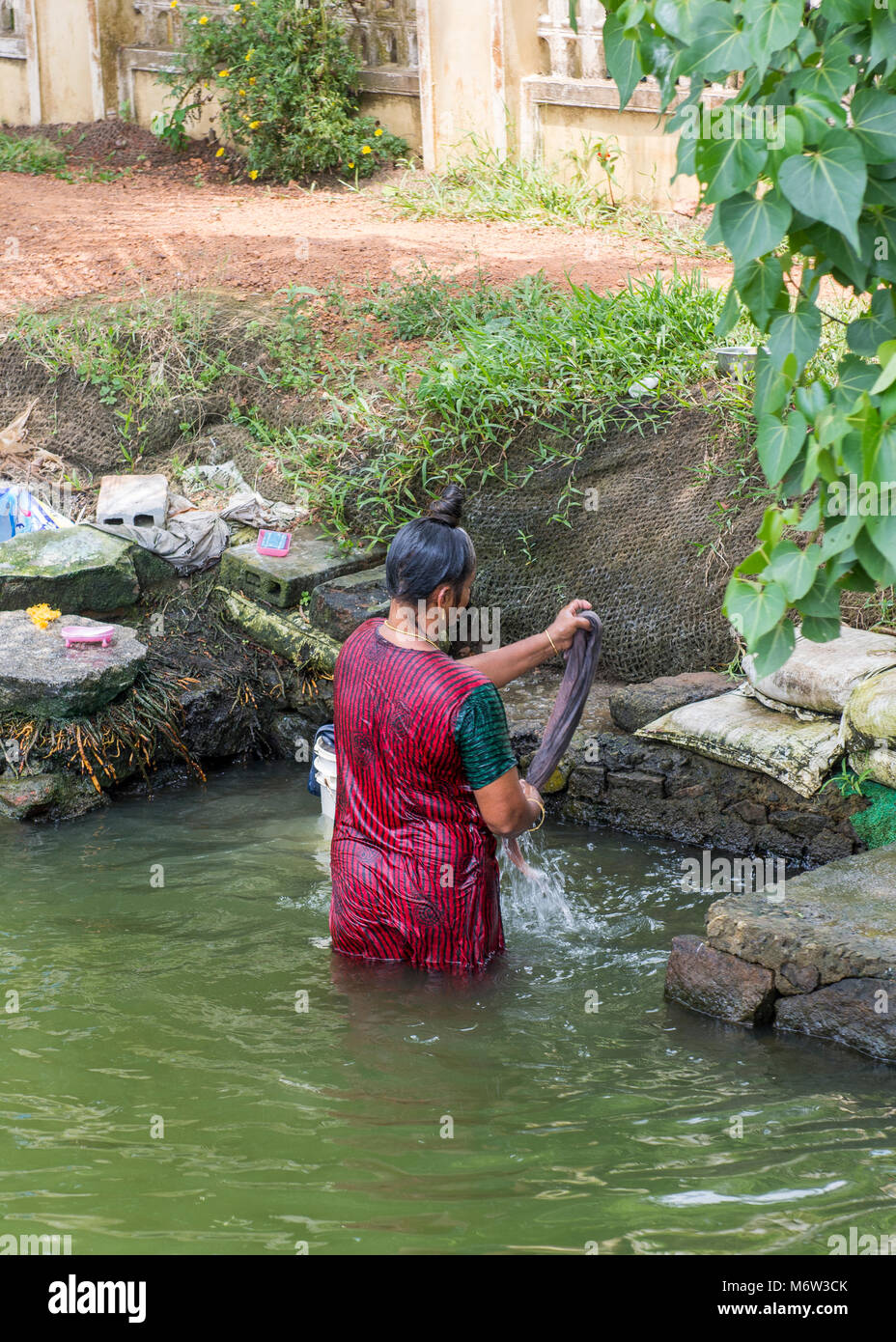 Kerala Women Bathing In Pond