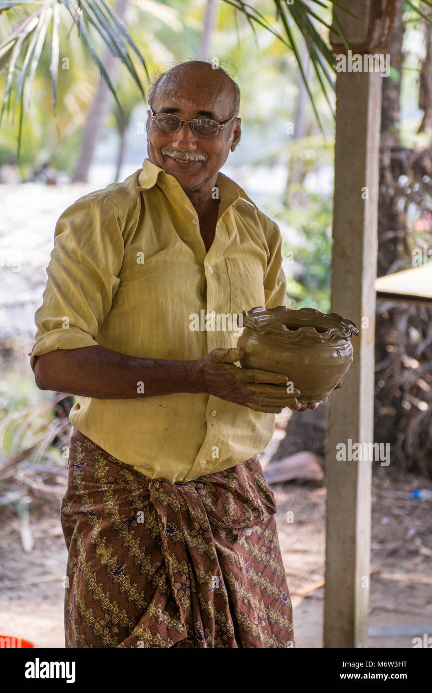 Clay pottery india hi-res stock photography and images - Alamy