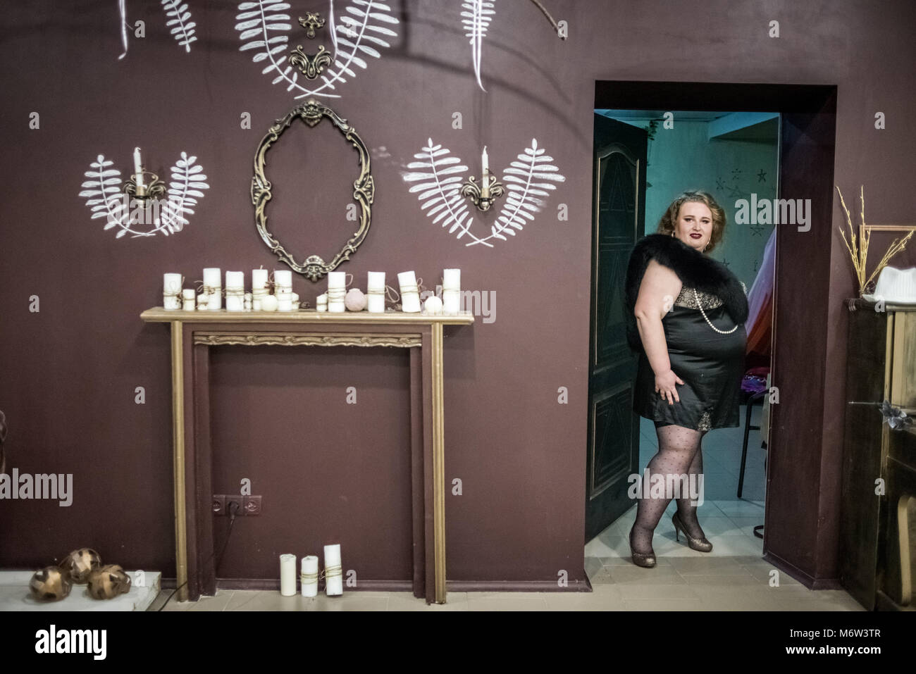 Plus sizes hi-res stock photography and images - Alamy