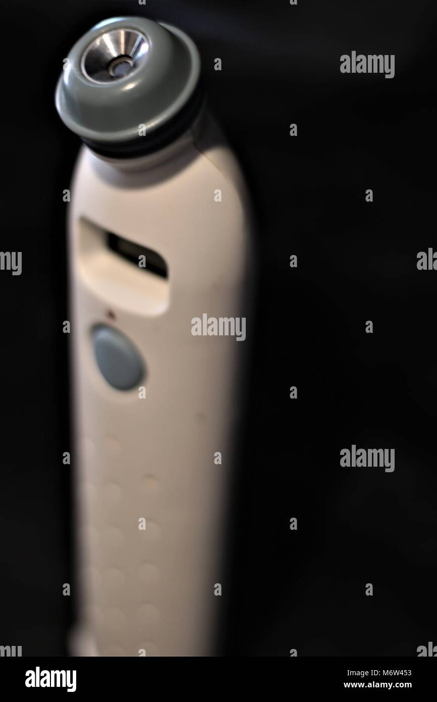 Temporal artery thermometer hi-res stock photography and images - Alamy