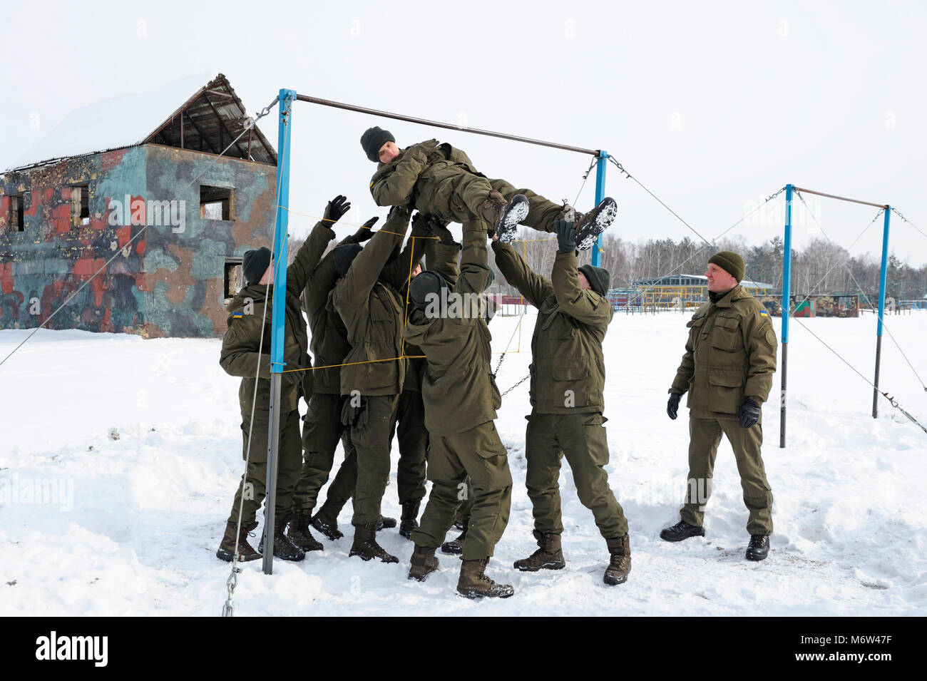 Team building exercise hi-res stock photography and images - Alamy