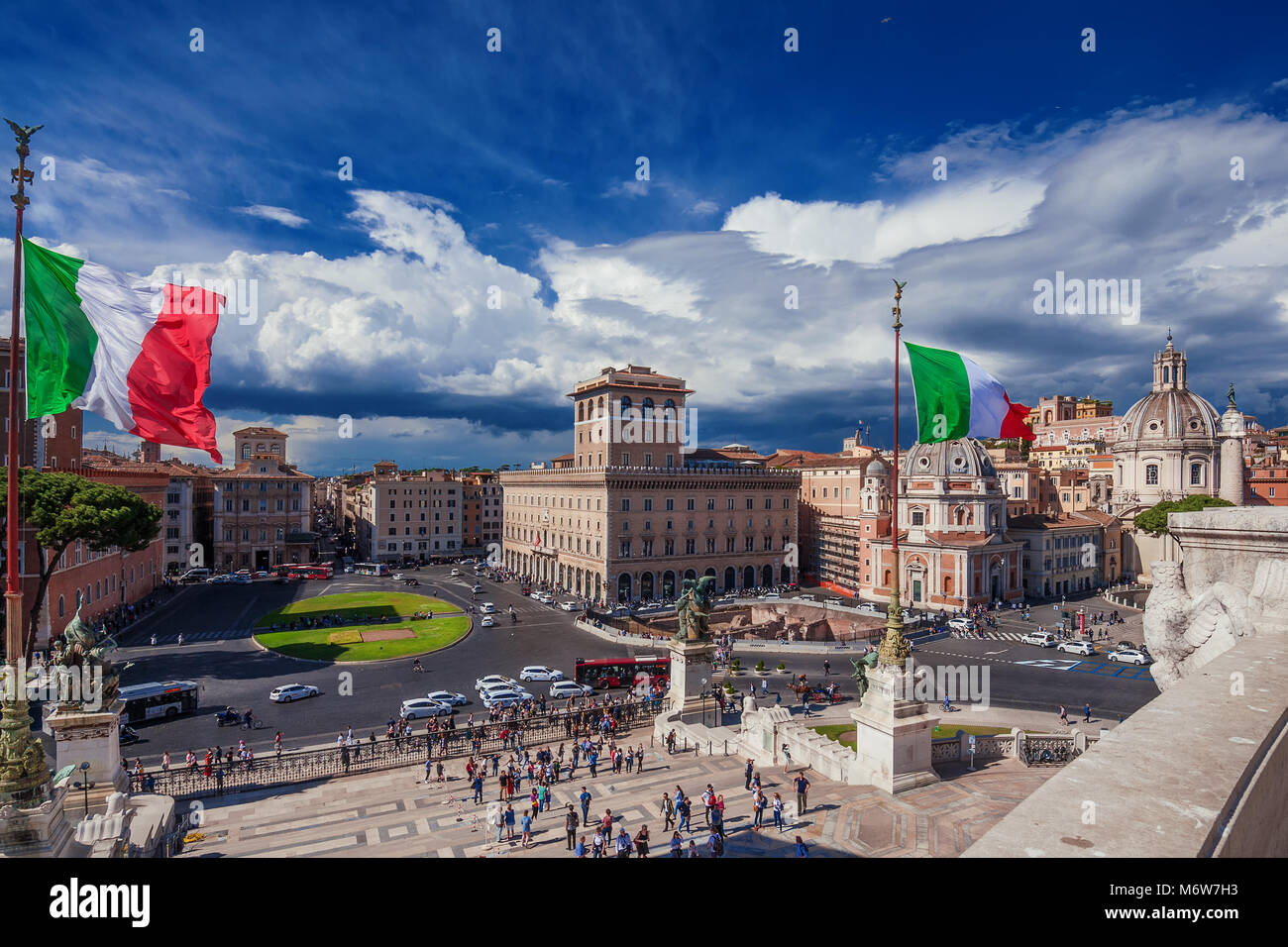 Vittoriano palace in rome hi-res stock photography and images - Alamy